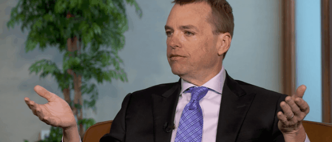 Warren Buffett coloca al frente de GEICO a su 'delfín' Todd Combs ...