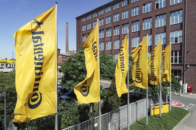 Continental recortará miles de empleos para ahorrar 400 millones ...