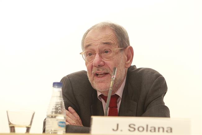 Solana avisa de que el 1-O amenaza la democracia y pide responder con ...